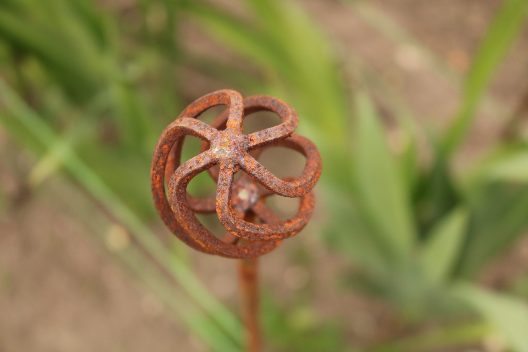 Set of 4 Metal Basket Stakes – Orchard Garden Antiques