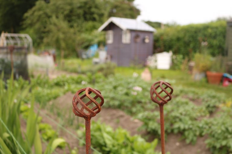 Set of 4 Metal Basket Stakes – Orchard Garden Antiques