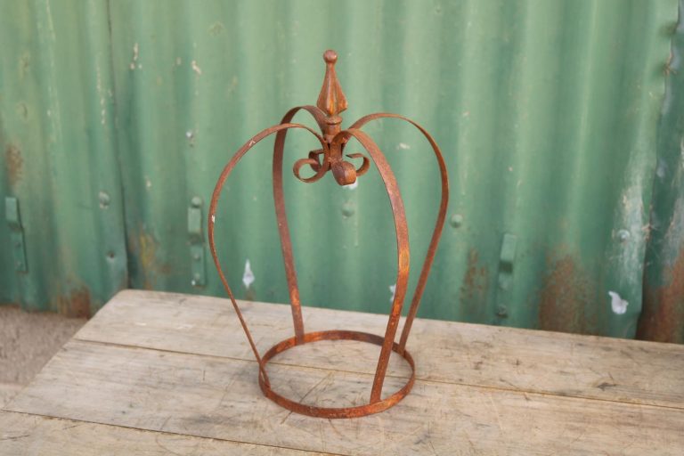 Rusty Metal Crown - Orchard Garden Antiques